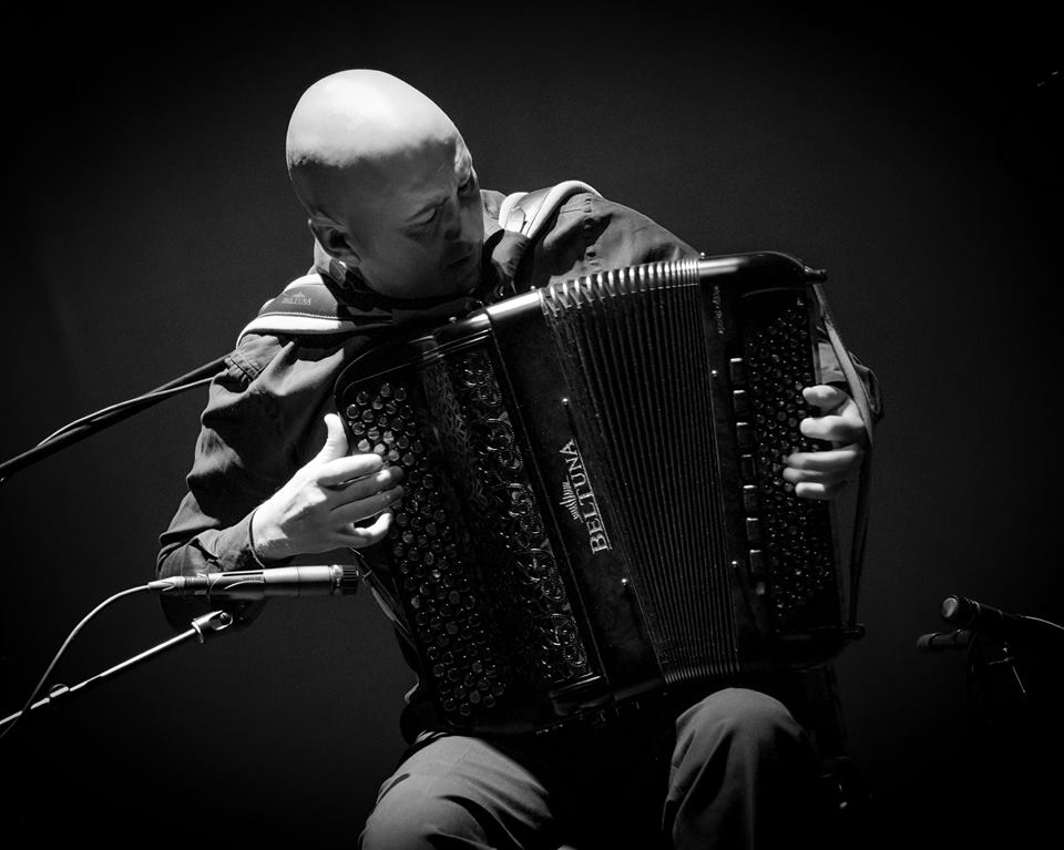 Nélson Conceição e banda levam concerto de música tradicional à Meia ...