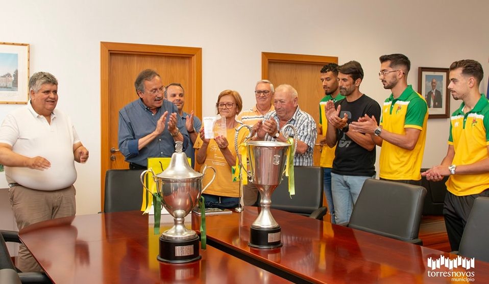 Livro celebra 100 anos do CD Torres Novas e o futebol no Ribatejo ...
