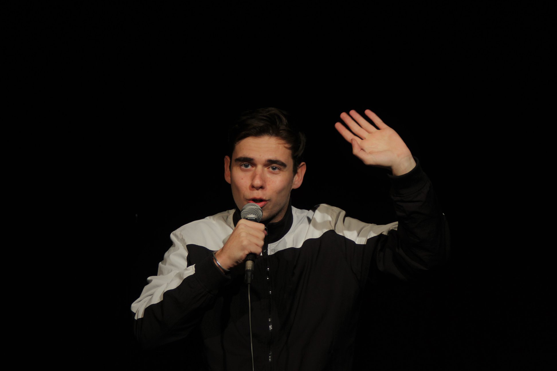 Humor de Pedro Teixeira da Mota em duas sessões no Teatro Virgínia ...